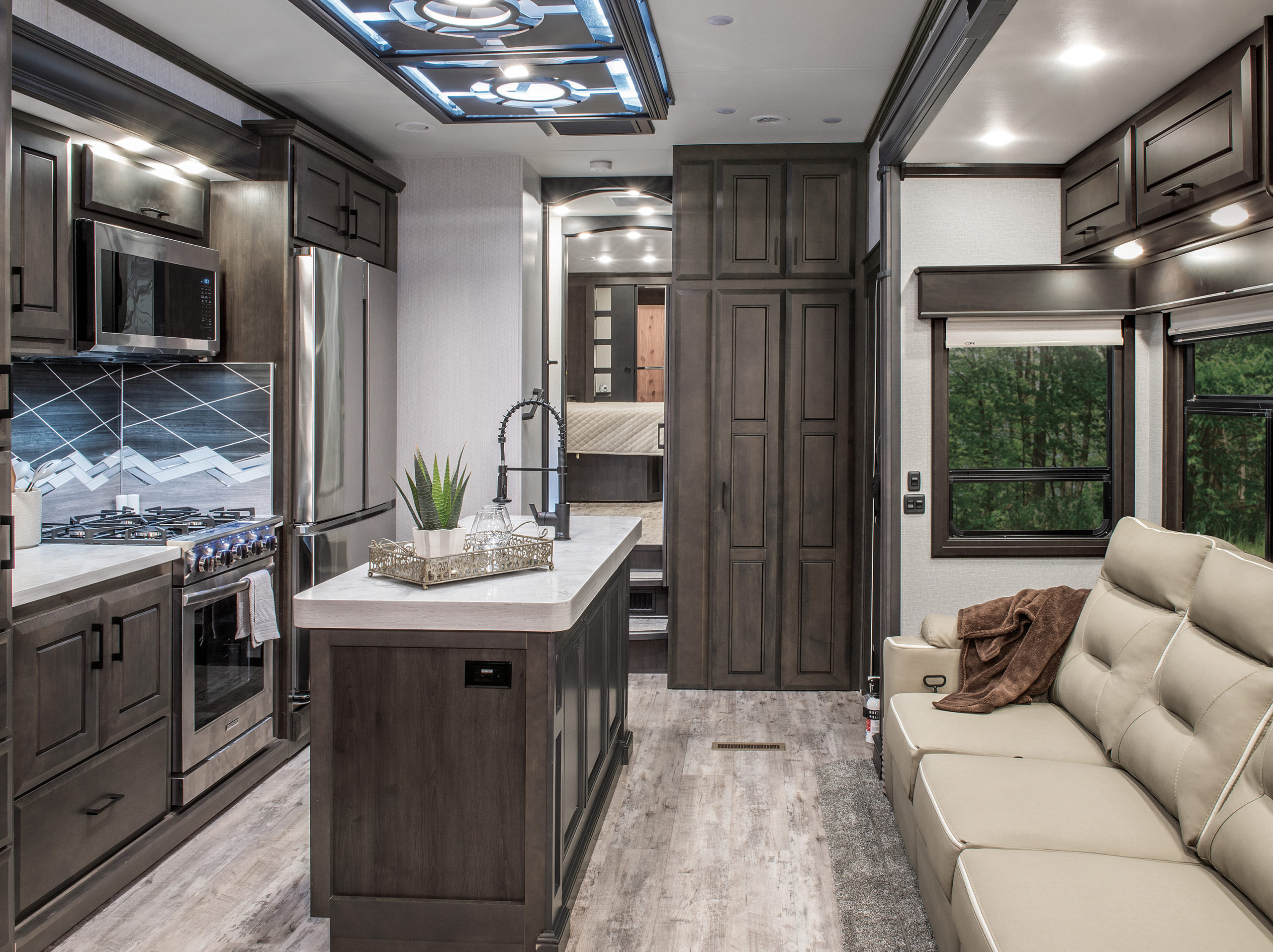 Mobile Suites | DRV Luxury Suites