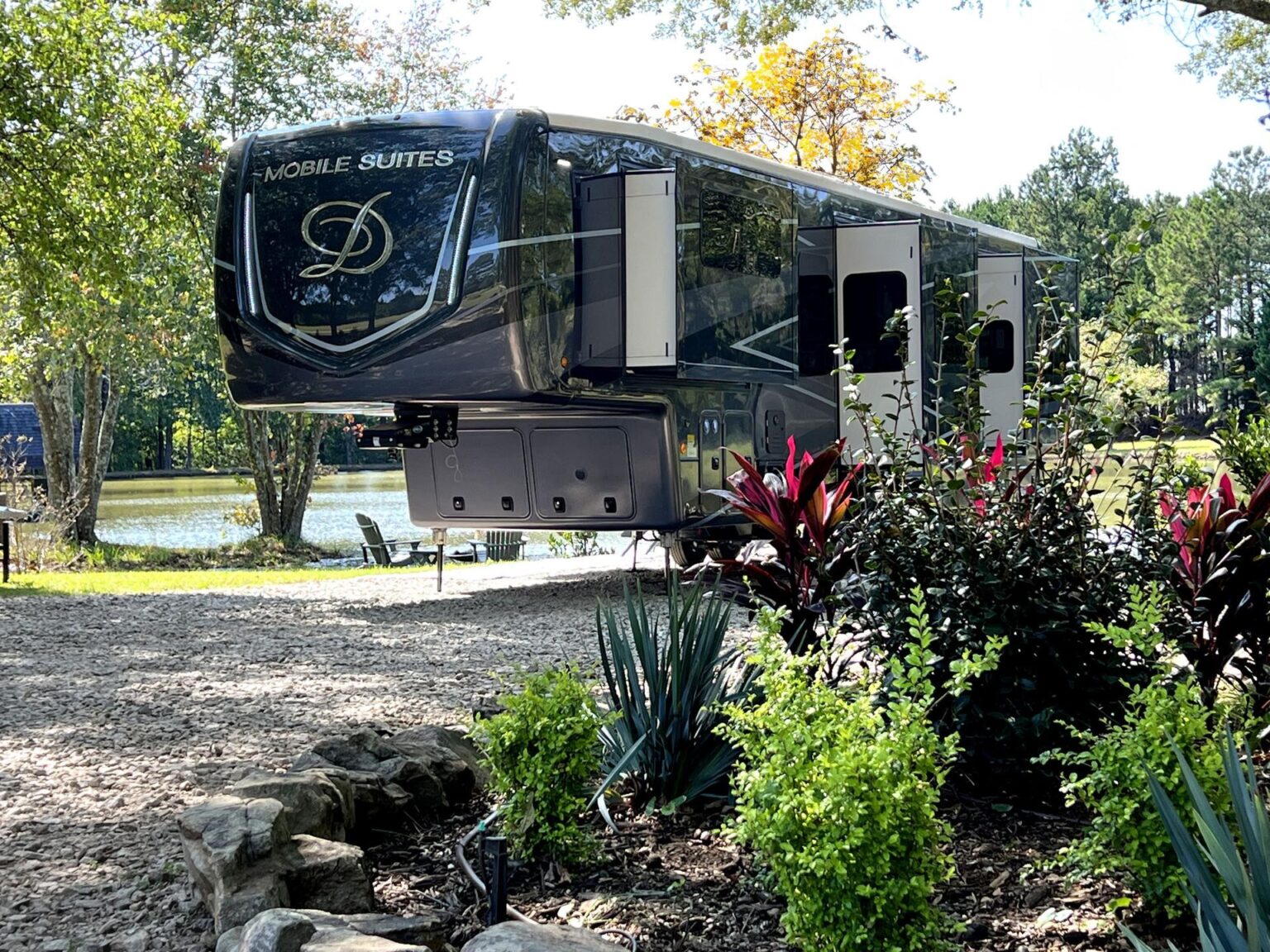 Luxury RVs | Mobile Suites | The Ultimate Travel Experience